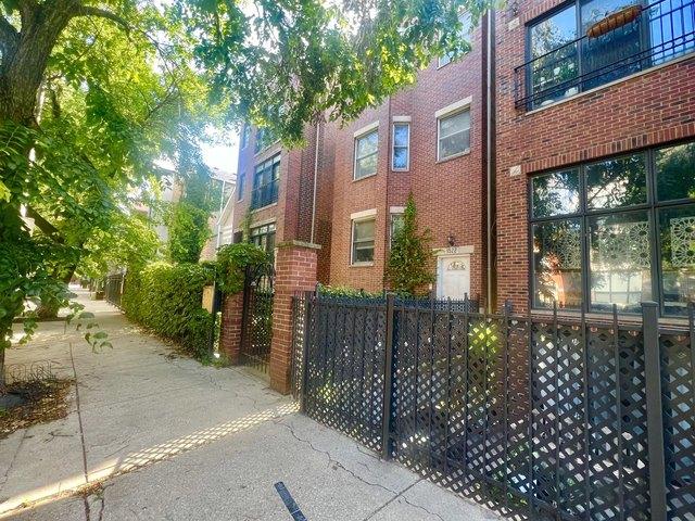 1522 N Bosworth Ave Apt 2, Chicago, IL 60642