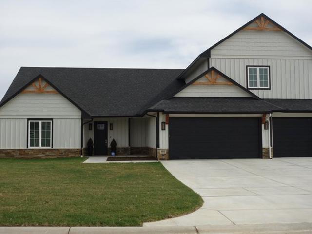 1522 N Emerald Valley Dr, Mulvane, KS 67110