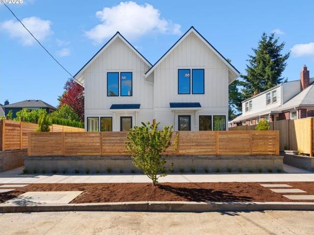 1522 NE Jarrett St Unit B, Portland, OR 97211