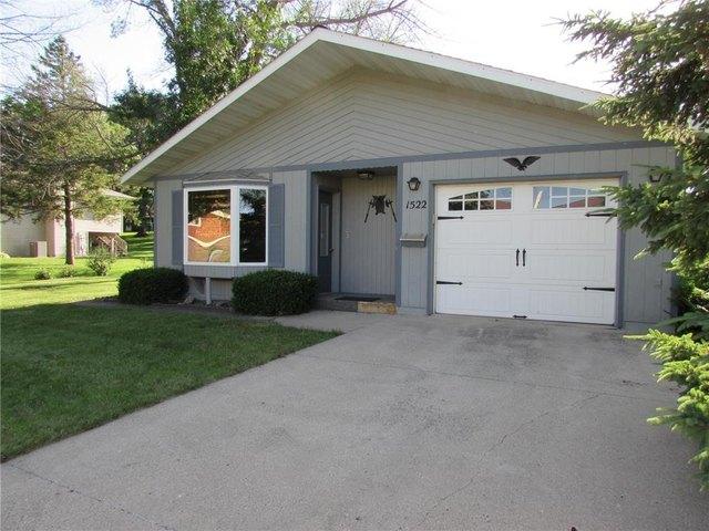1522 Falcon Dr, Fairmont, MN 56031