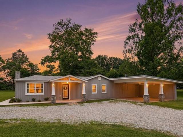 1522 Holders Cove Rd, Winchester, TN 37398