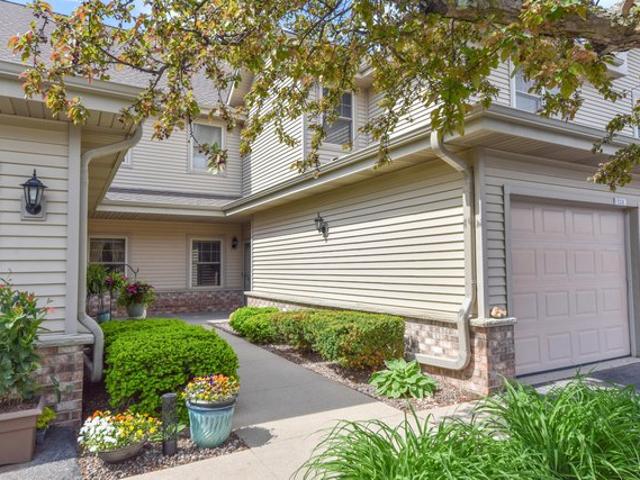 1522 Iroquois Ave, Grafton, WI 53024