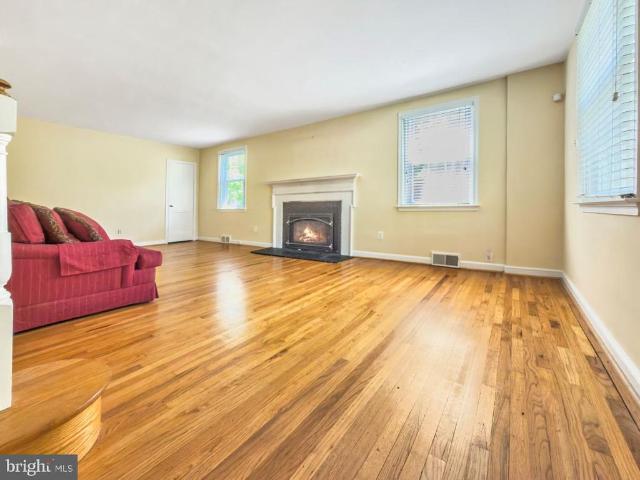 1522 James Road