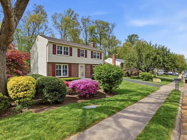 1522 Powells Tavern Pl, Herndon, VA 20170 | MLS #VAFX2304 | Compass
