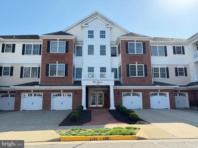 15231 Royal Crest Dr, Unit 204, Haymarket, VA 20169 | MLS #VAPW2116 | Compass