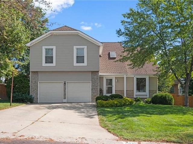 15235 Dearborn St, Overland Park, KS 66223
