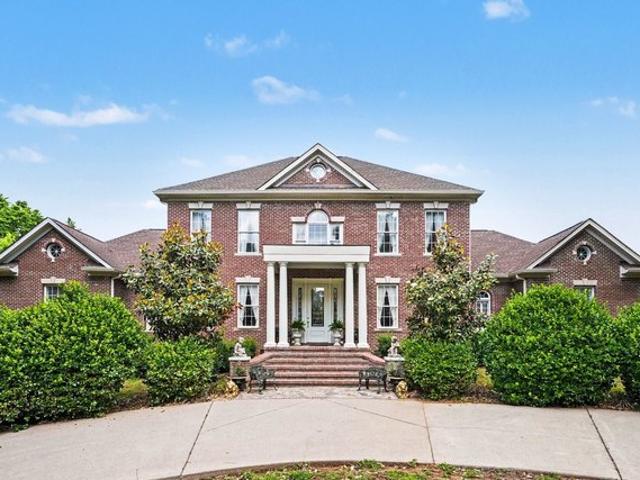 1523 N Main St, Mount Pleasant, TN 38474