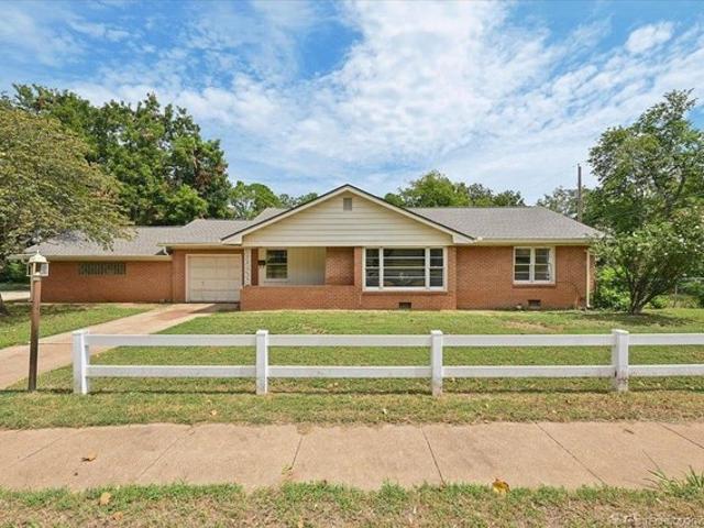 1523 N Washington St, Stillwater, OK 74075