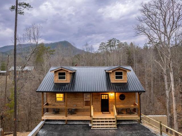 1523 Bluff Ridge Rd, Sevierville, TN 37876