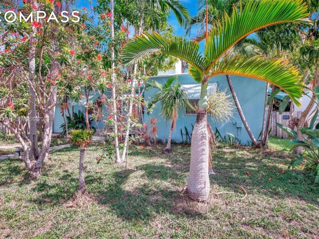 1523 Dewey St, Hollywood, FL