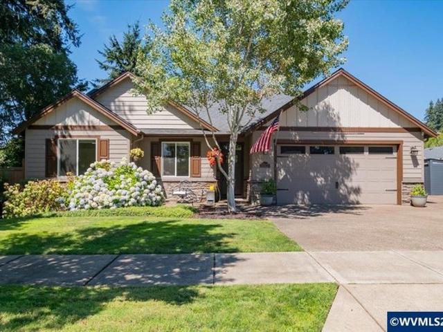 1523 E Jefferson St, Stayton, OR 97383