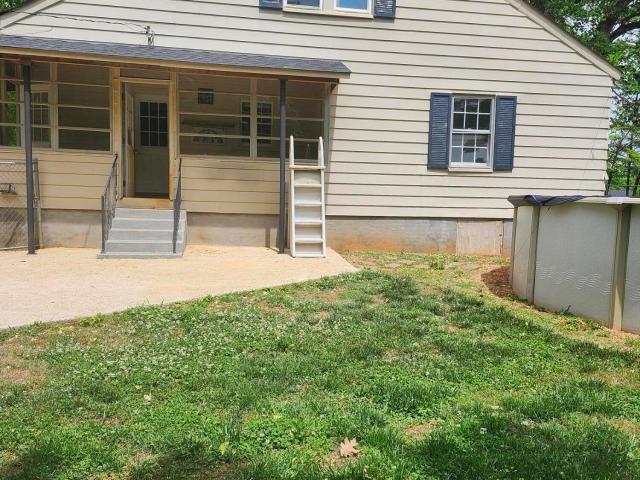 1523 E Main Street 11