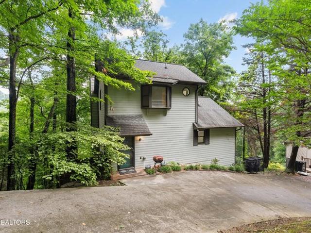 1523 Gillespie Way, Gatlinburg, TN 37738
