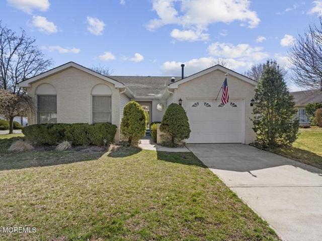 1523 Heatherleaf Ln, Toms River, NJ 08755