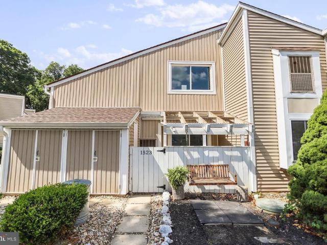 1523 Kensington Drive