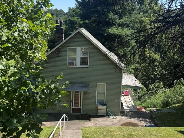 1523 Ridge Ave