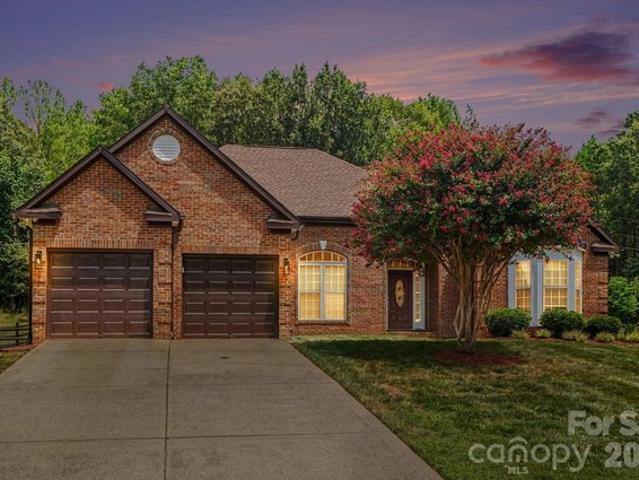 1523 Sweetgum Ln, Matthews, NC 28105