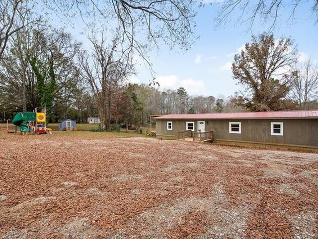 1523 Scotch Cross Rd E, Greenwood, SC 29646