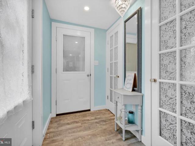 1523 Village Road