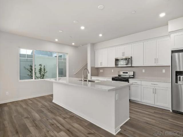 1523 Wingwood