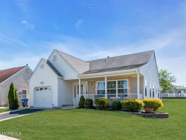 152 Chesterfield Ln, Toms River, NJ 08757