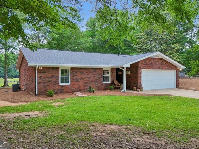 152 Curved Rd, Jonesboro, GA 30238