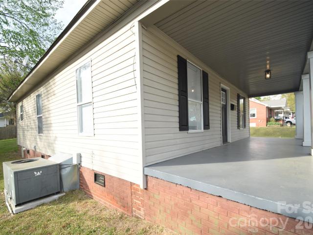 152 Academy Avenue NW