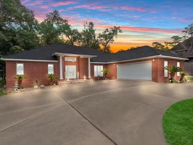 152 April Waters Dr W, Conroe, TX 77356 MLS 66136513