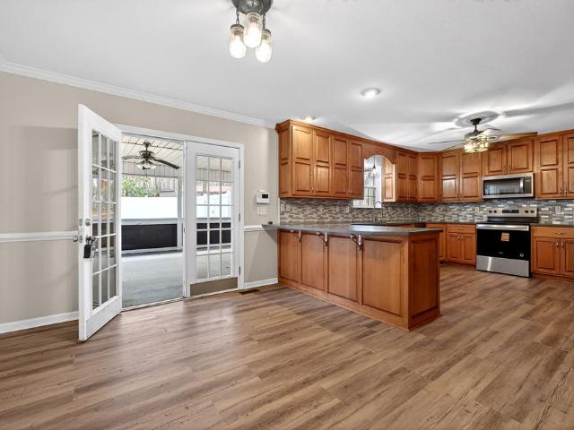152 Black Mountain Rd E