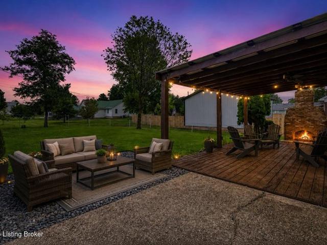 152 Dennis Dr, Shepherdsville, KY 40165
