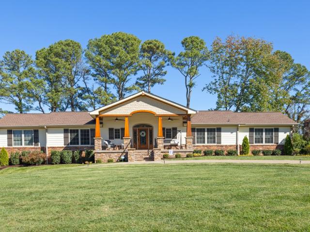 152 Fairways Dr