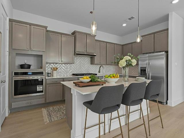 152 Hadleigh Dr