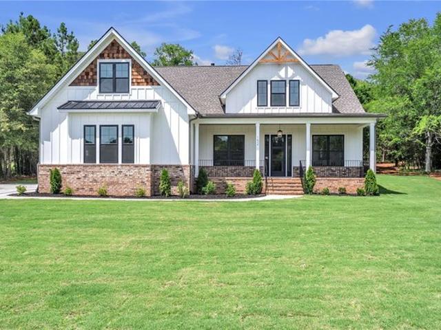 152 Hickory Rd, Williamston, SC 29697
