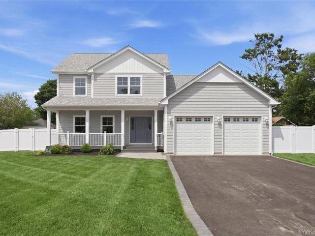 152 Jayne Ave, Patchogue, NY 11772
