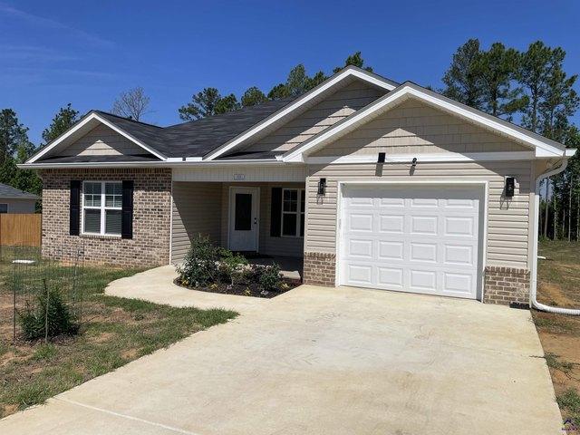 152 Long Pines Cir, East Dublin, GA 31027