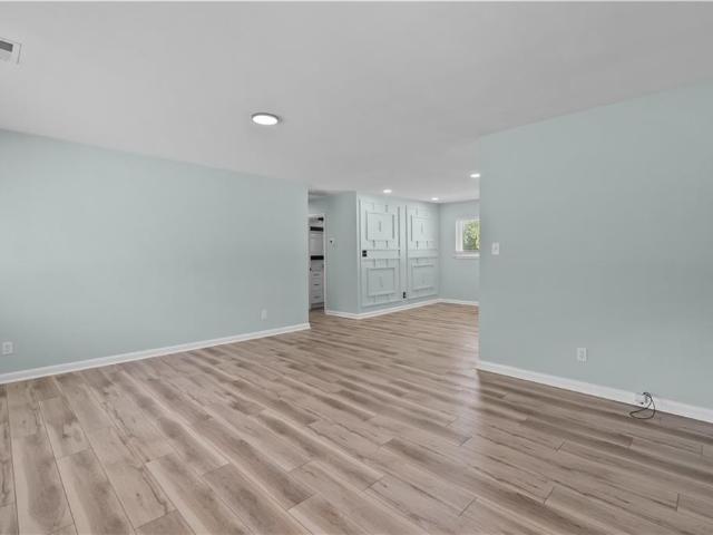 152 Mann DR