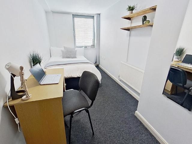 152 Mansfield Road, NOTTINGHAM NG1 3HW 4 bed house to rent £2,513 pcm £580 pw