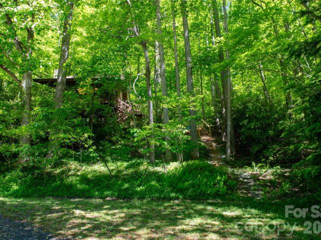 152 Middle Creek Cove