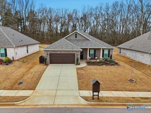 152 Midpark Dr, Meridianville, AL 35759