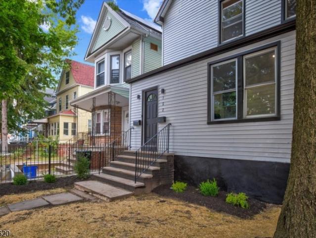 152 N Clinton St