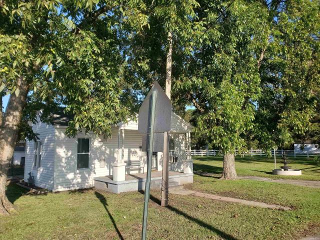 152 N Moore Avenue