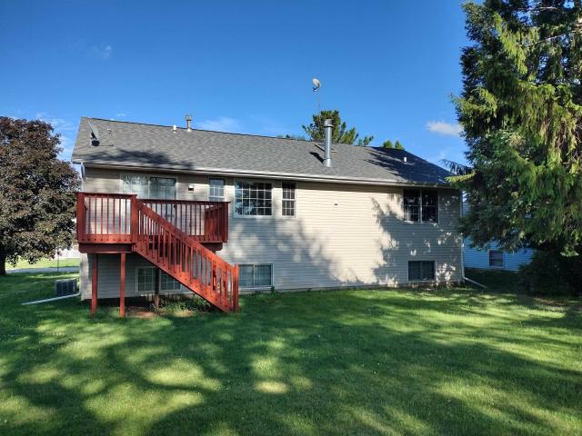 152 NW Columbia Street
