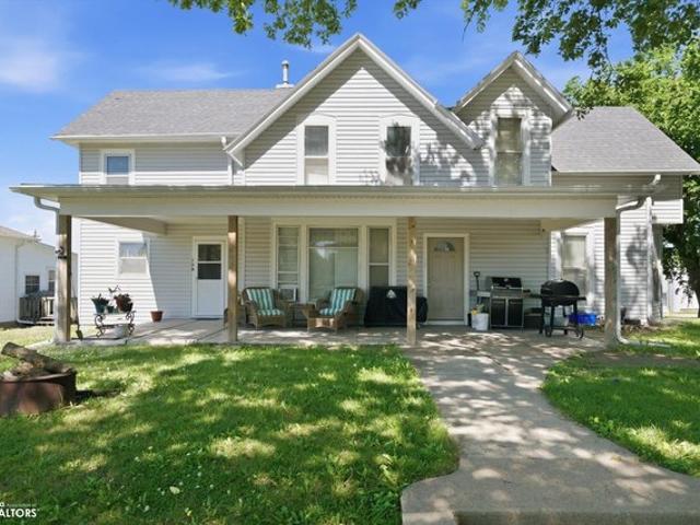 152 S Walnut St, Avoca, IA 51521