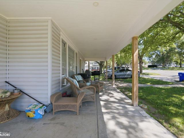 152 S Walnut Street