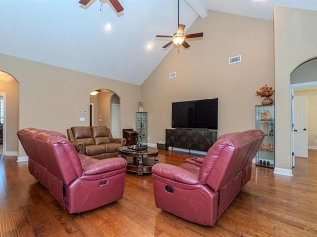 152 Sterling Ridge Dr. Nederland, US, TX