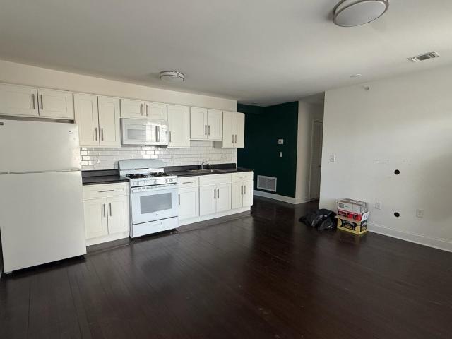 152 Stevens Ave # 3