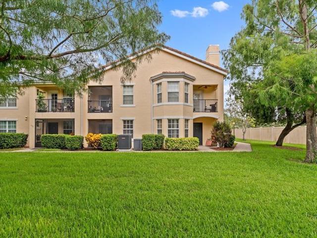 152 SW Peacock Blvd Apt 203, Port Saint Lucie, FL 34986