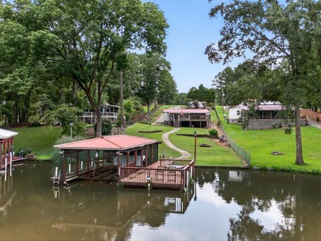152 Possum Point Dr, Eatonton, GA 31024