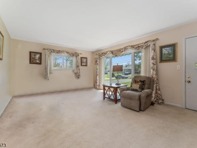 152 Park Ln