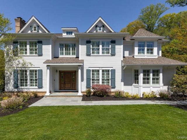 152 Plymouth Ct, Manhasset, NY 11030